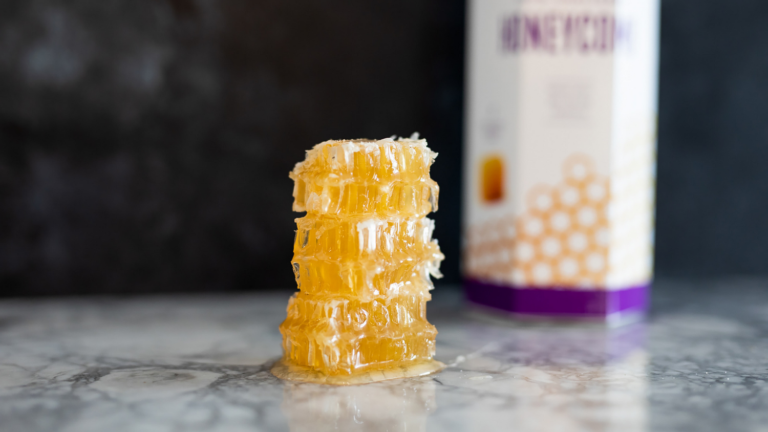 10 Benefits of Eating Raw Honeycomb | Pass The Honey – Pass the Honey